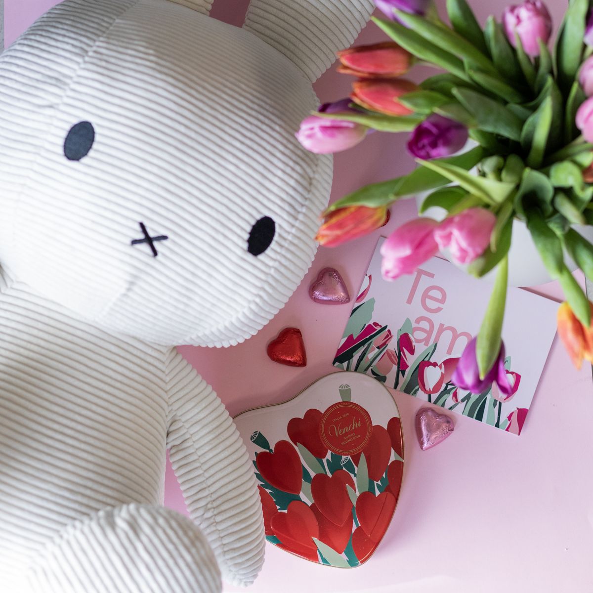 Pack Bouquet, Peluche Miffy XL Chocolate e Cartao | Colvin Portugal