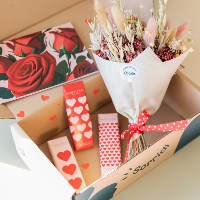 Pack Pack São Valentim: mini bouquet, chocolates e cartã | Colvin Portugal